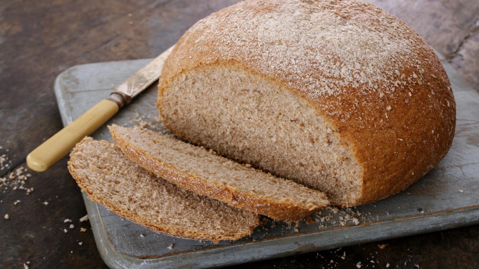 Gluten-Free Bread vs Regular Bread: What's the Difference?